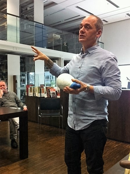 Glenn Colquhoun und seine „Gourds“ begeisterten am Ozeanientag ...